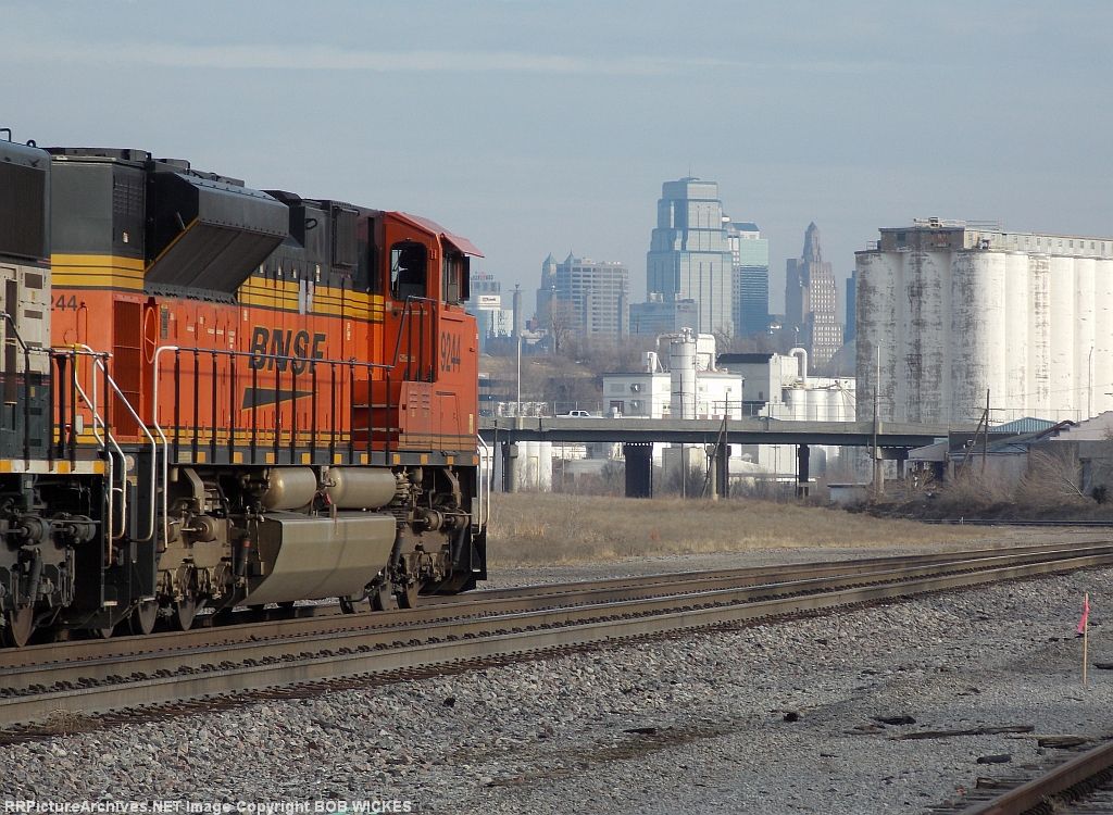 BNSF 9244